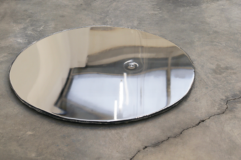 Liquid Mirror – Victoria Ledig